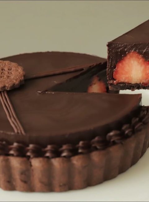 Strawberry Chocolate Tart - Bon apetit